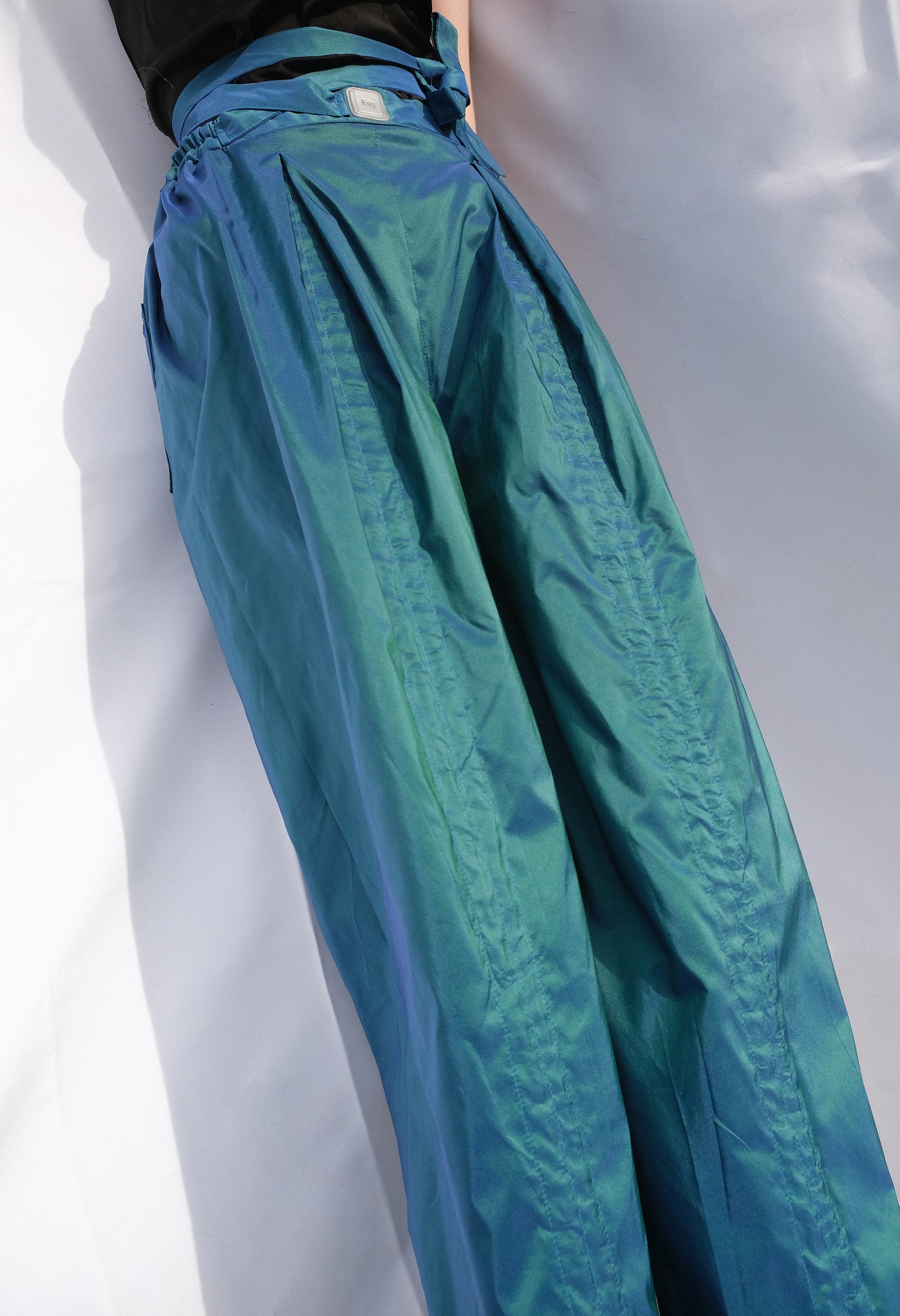 Armore ~ iridescent lilac (curtain pants) - esqape